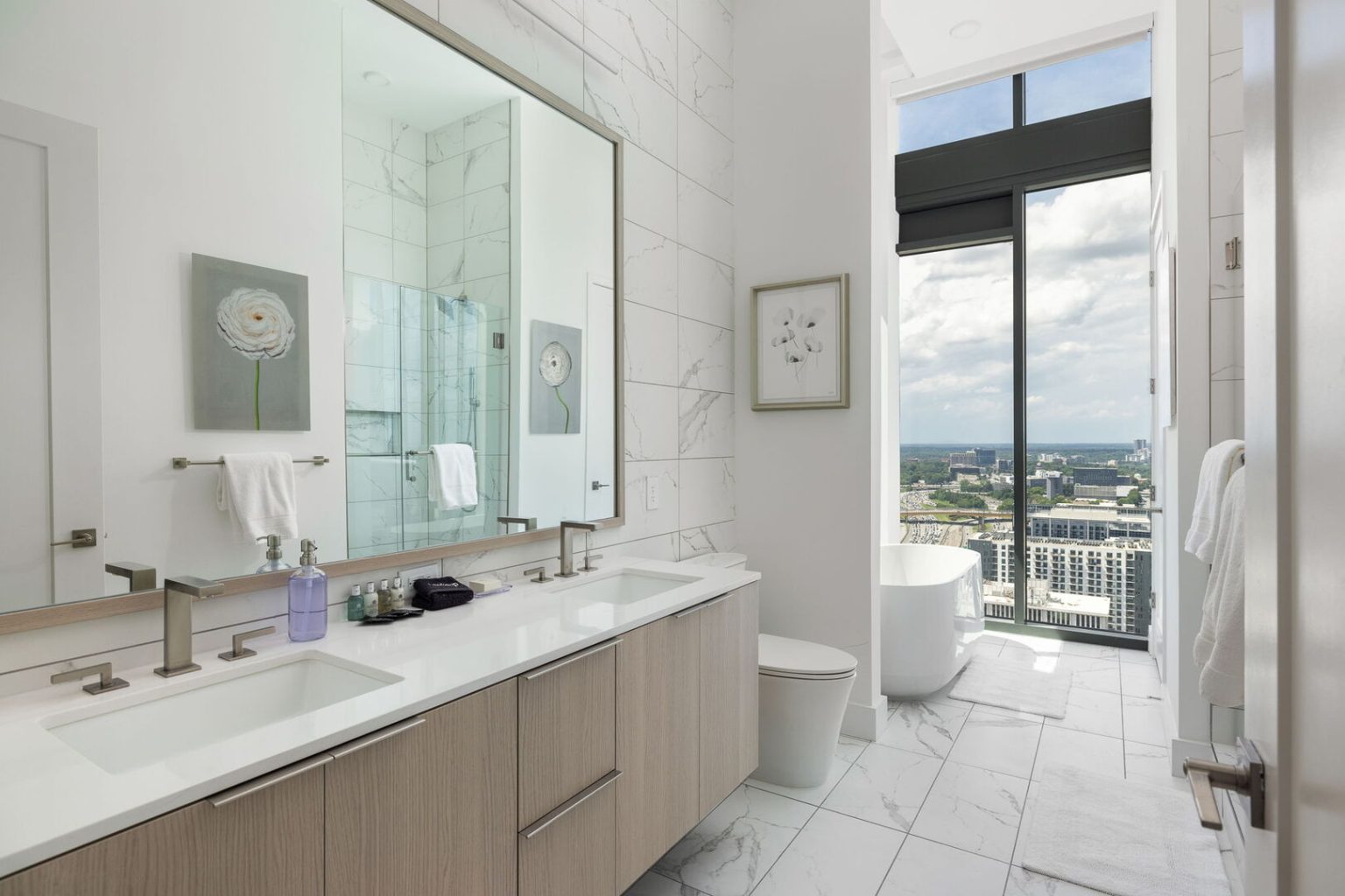 Luxury Penthouse Rentals in Atlanta, GA | Skyline Views